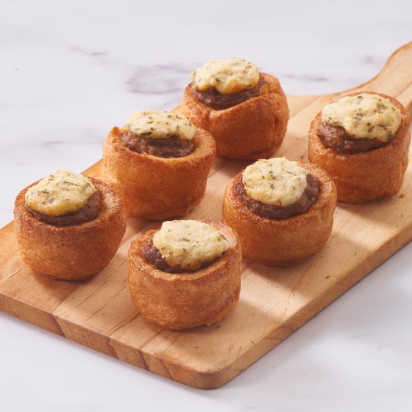 Mini Yorkshire Puddings with Beef & Horseradish | Savoury Canapé